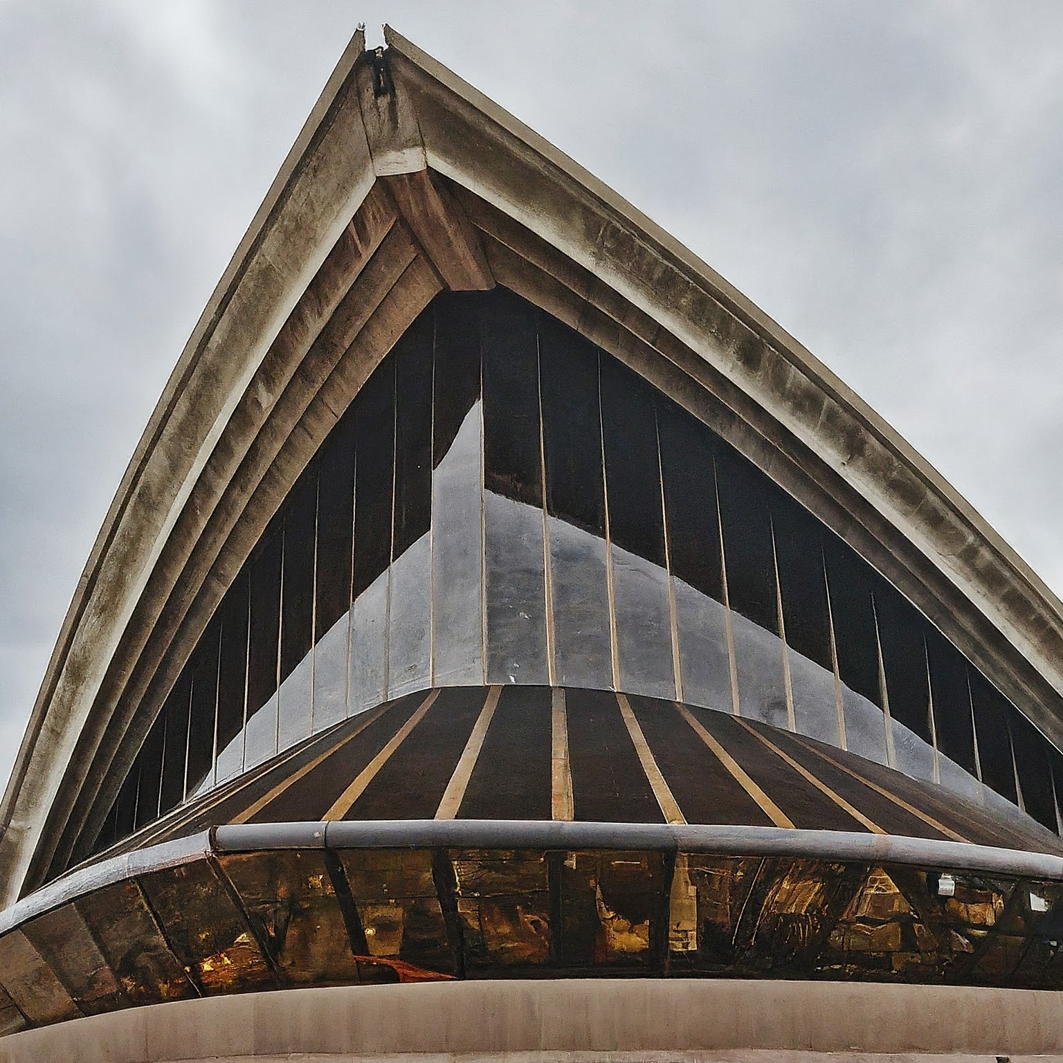 Modern Architecture: Principles, Trends & Impact